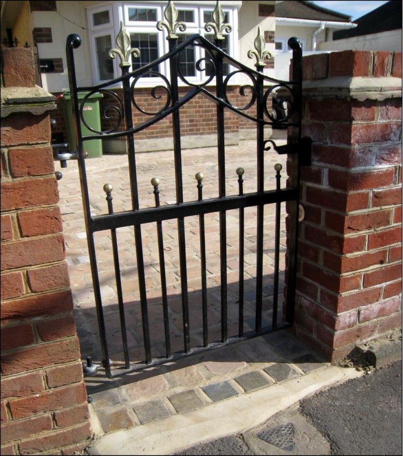 Side Path Gates