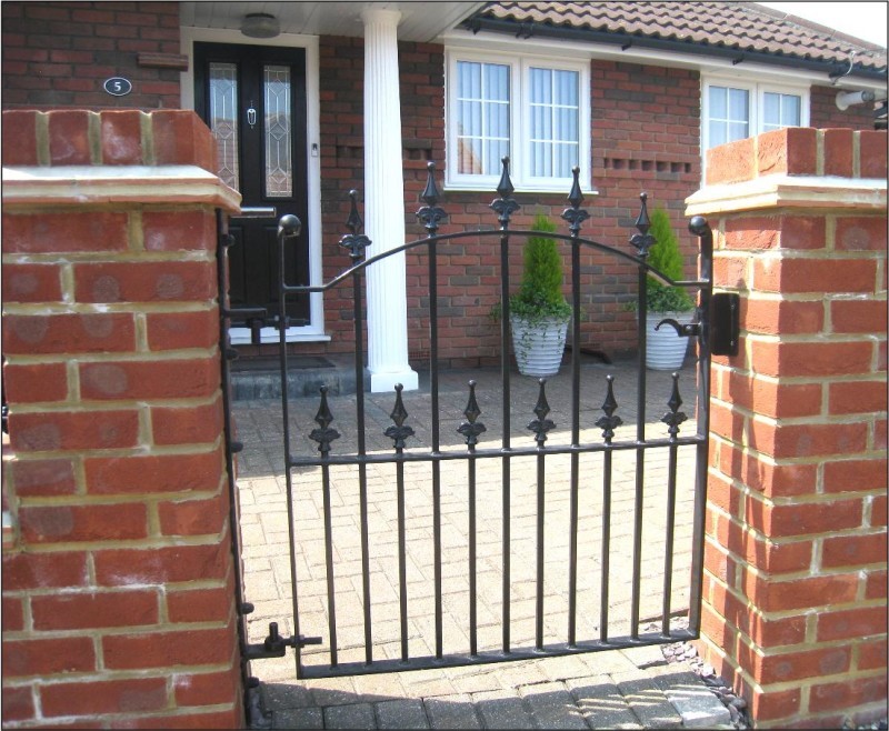 Side Path Gates